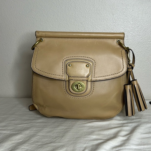 Coach | Bags | Coach 22382 Legacy Leather Willis Crossbody Sand Leather ...